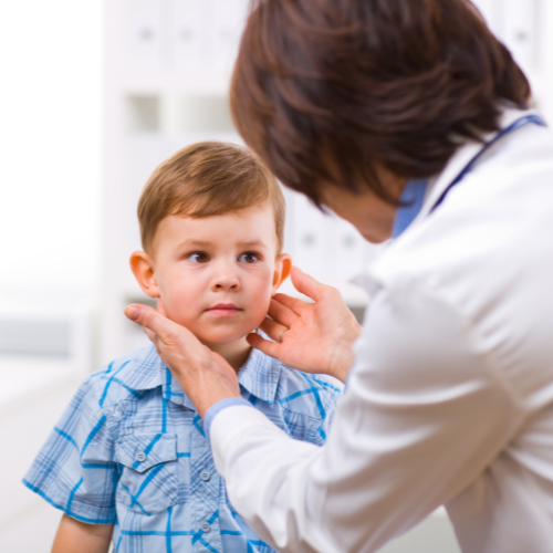 Mikor segít a savós középfülgyulladáson az orrmandula műtét?